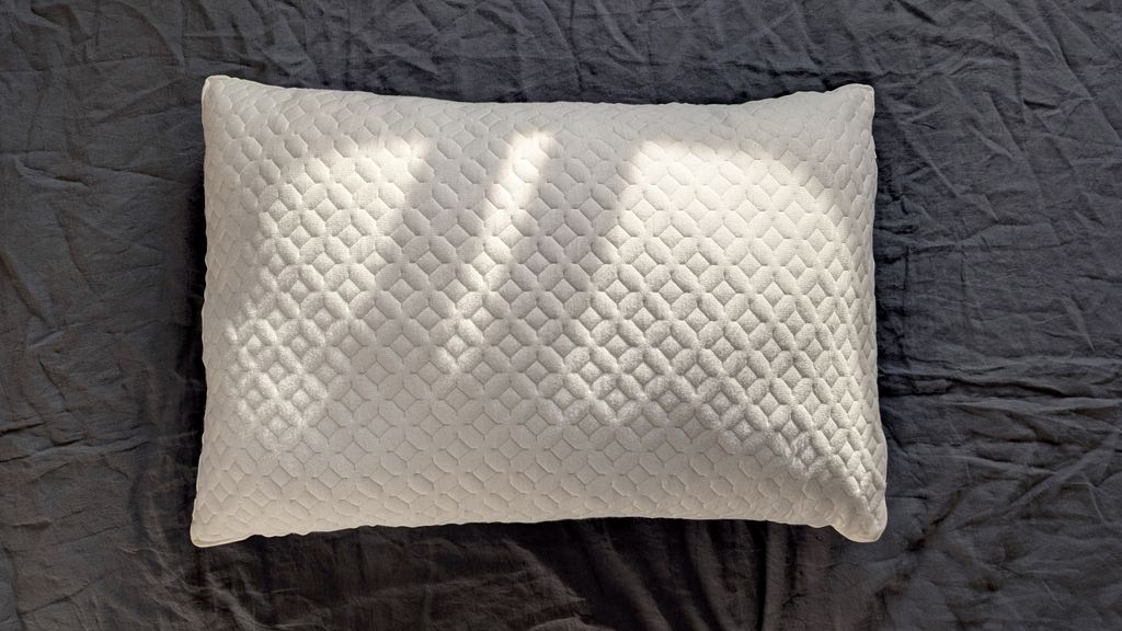 Aeyla Adjustable FOAMO Pillow review: tried and tested | Ideal Home