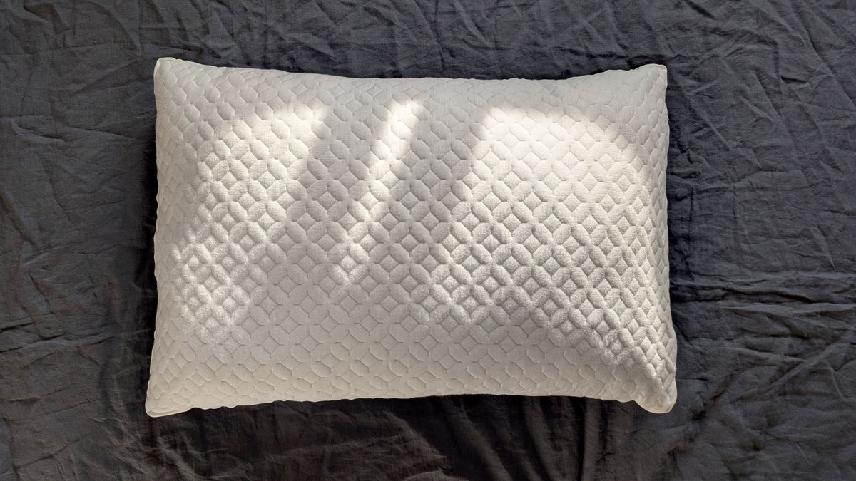 Aeyla Adjustable FOAMO Pillow review: tried and tested | Ideal Home