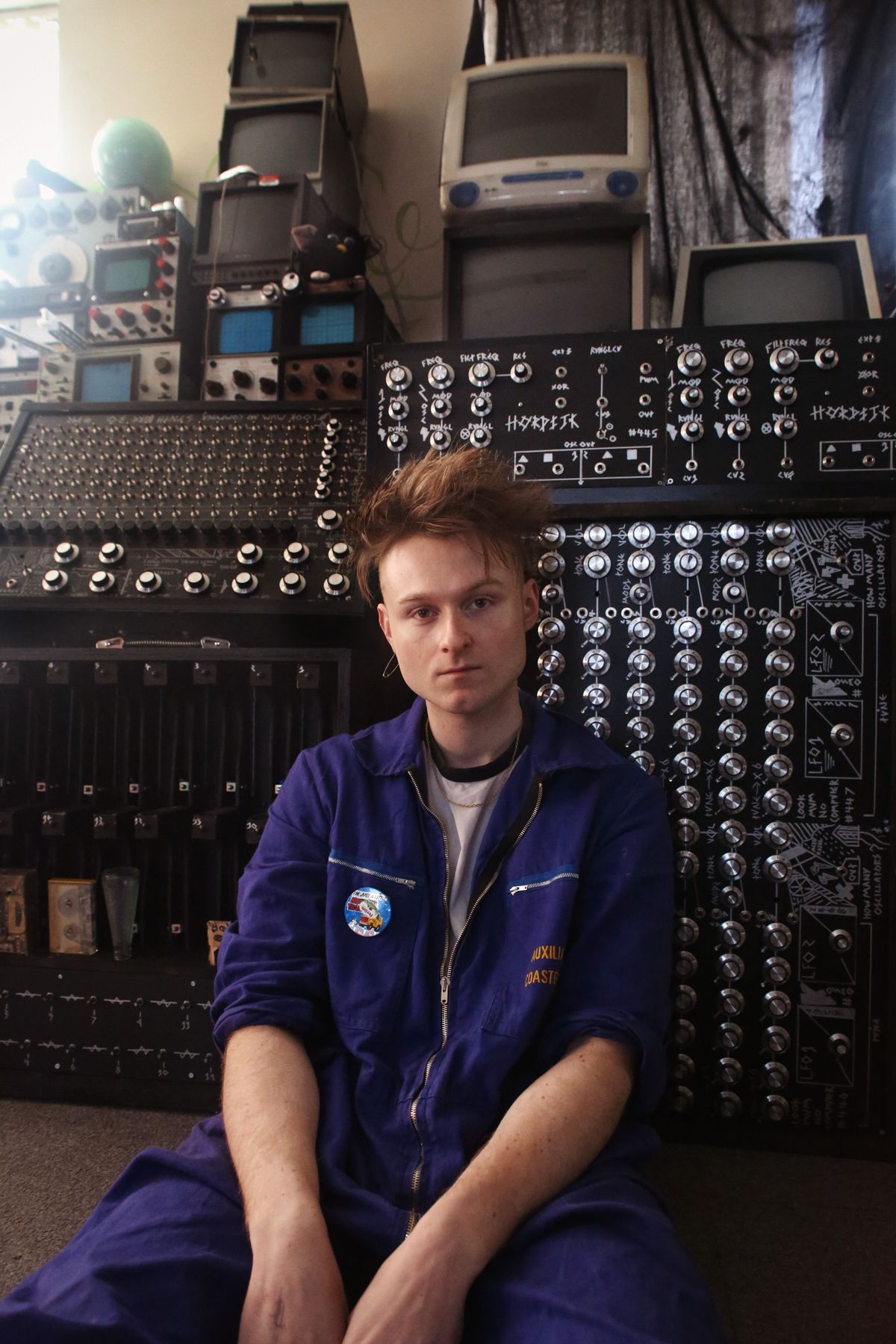 Look Mum No Computer: “My 1,000 oscillator megadrone was challenging ...