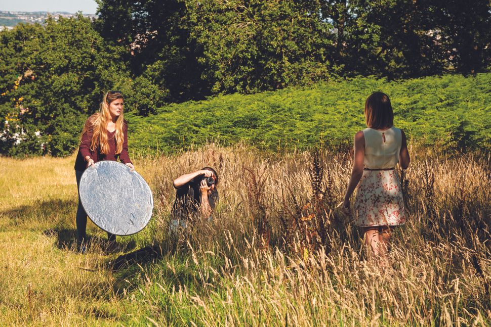 What is a reflector, and when would you use one in photography ...