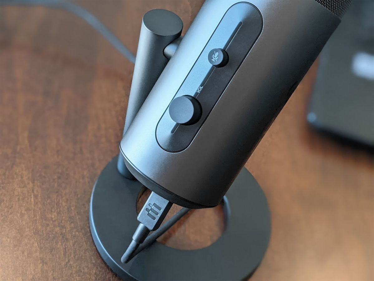 EPOS B20 Streaming Microphone review: Clear sound and professional ...