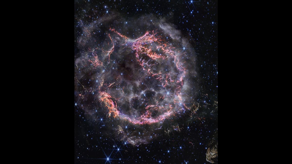 James Webb Space Telescope's 'Cosmic Christmas Bauble' earns spot in ...