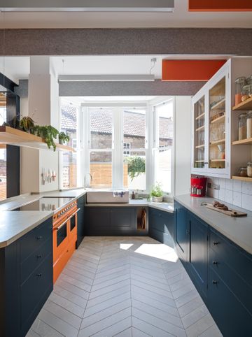 U-shaped kitchen ideas: 20 ways this layout works for everyone | Homes and Gardens