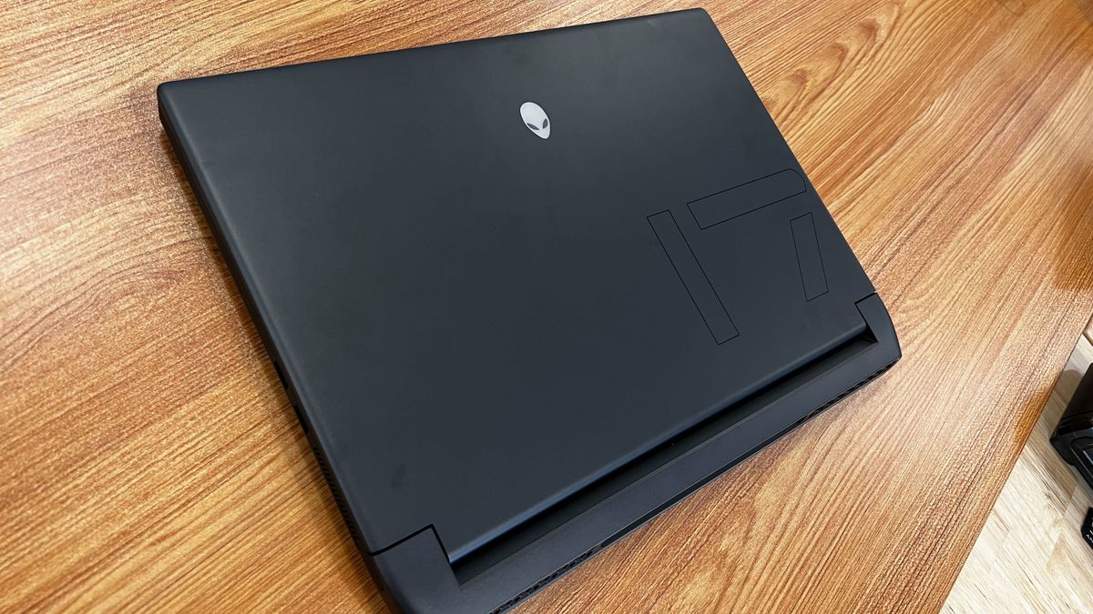 Alienware m17 R5 AMD | PC Gamer