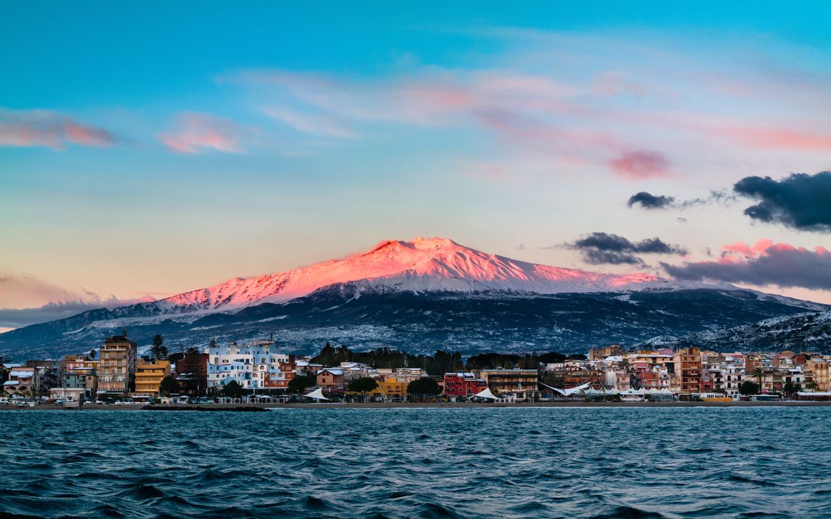 Mount Etna: Photos of the Largest Active Volcano in Europe: Page 2 ...