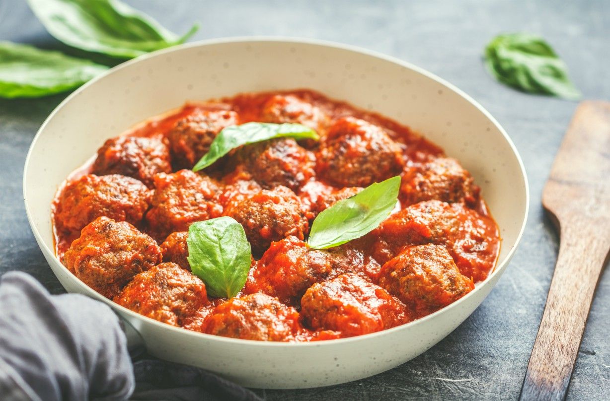 Slimming World meatballs and arrabiata | Italian Recipes | GoodtoKnow