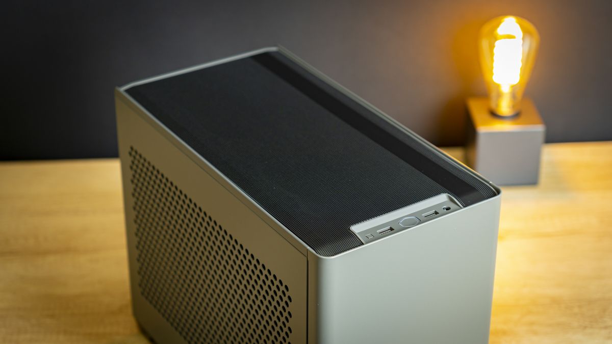 Cooler Master NR200P Max Review: Plain ITX Brilliance | Tom's Hardware