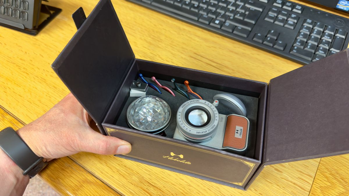Hobolite Iris review: the Creator Kit is complete lighting system made ...