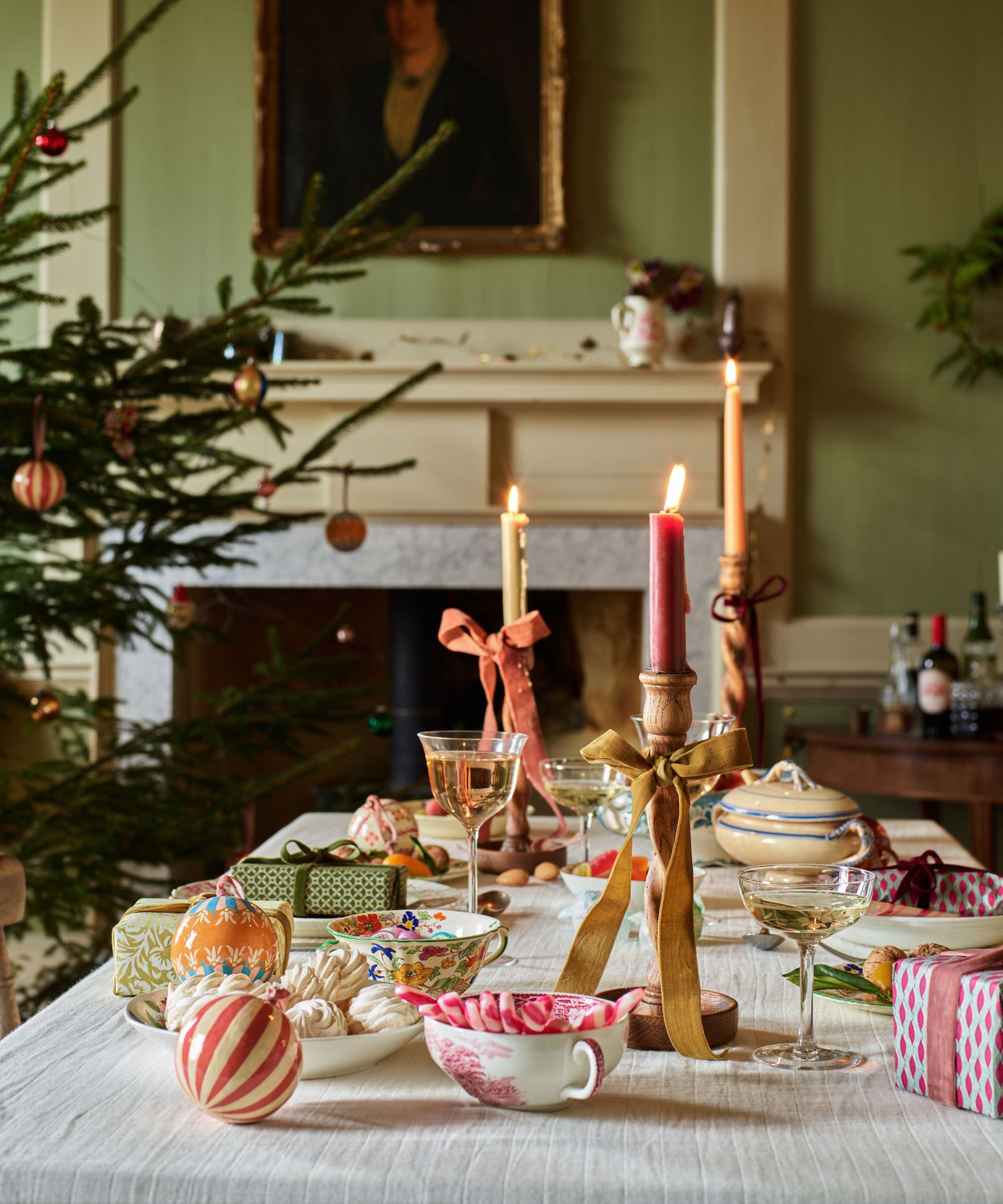 18 Christmas table decor ideas: for a stylish festive table | Homes ...