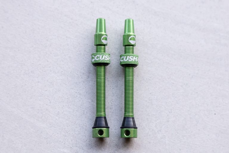 Best tubeless valves: our pick of the top models for performance and ...