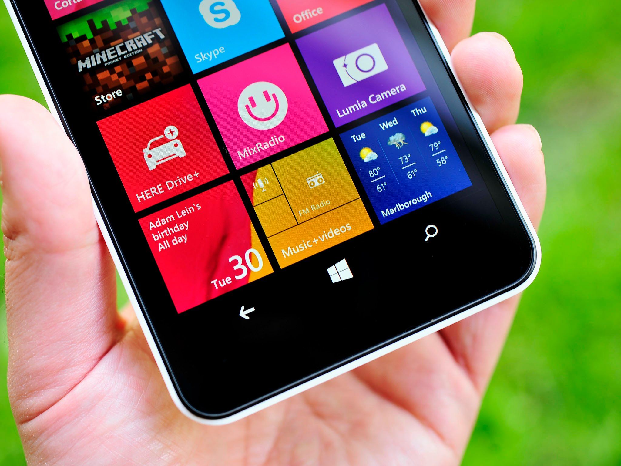 Microsoft sneaks in upcoming 64-bit Windows 10 Mobile mention in Dave ...