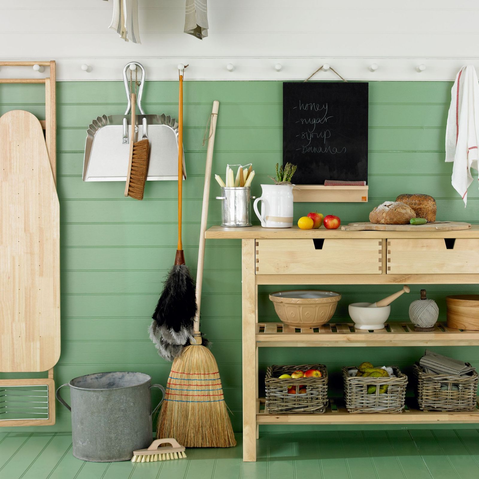 Is it better to dry dust or wet dust? What the experts say | Ideal Home