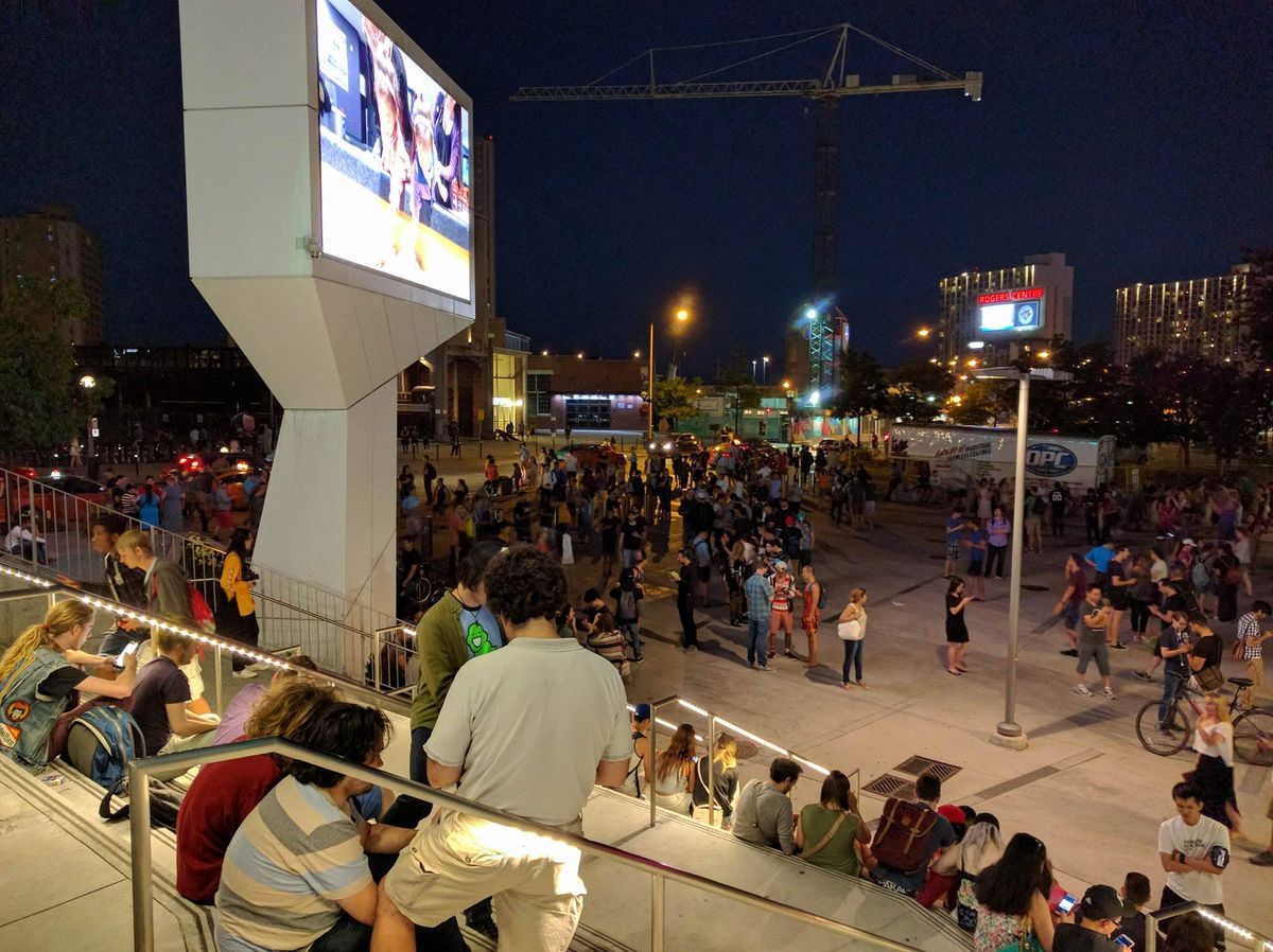 Nearly 4,000 show up for Pokémon Go launch event in Toronto | iMore