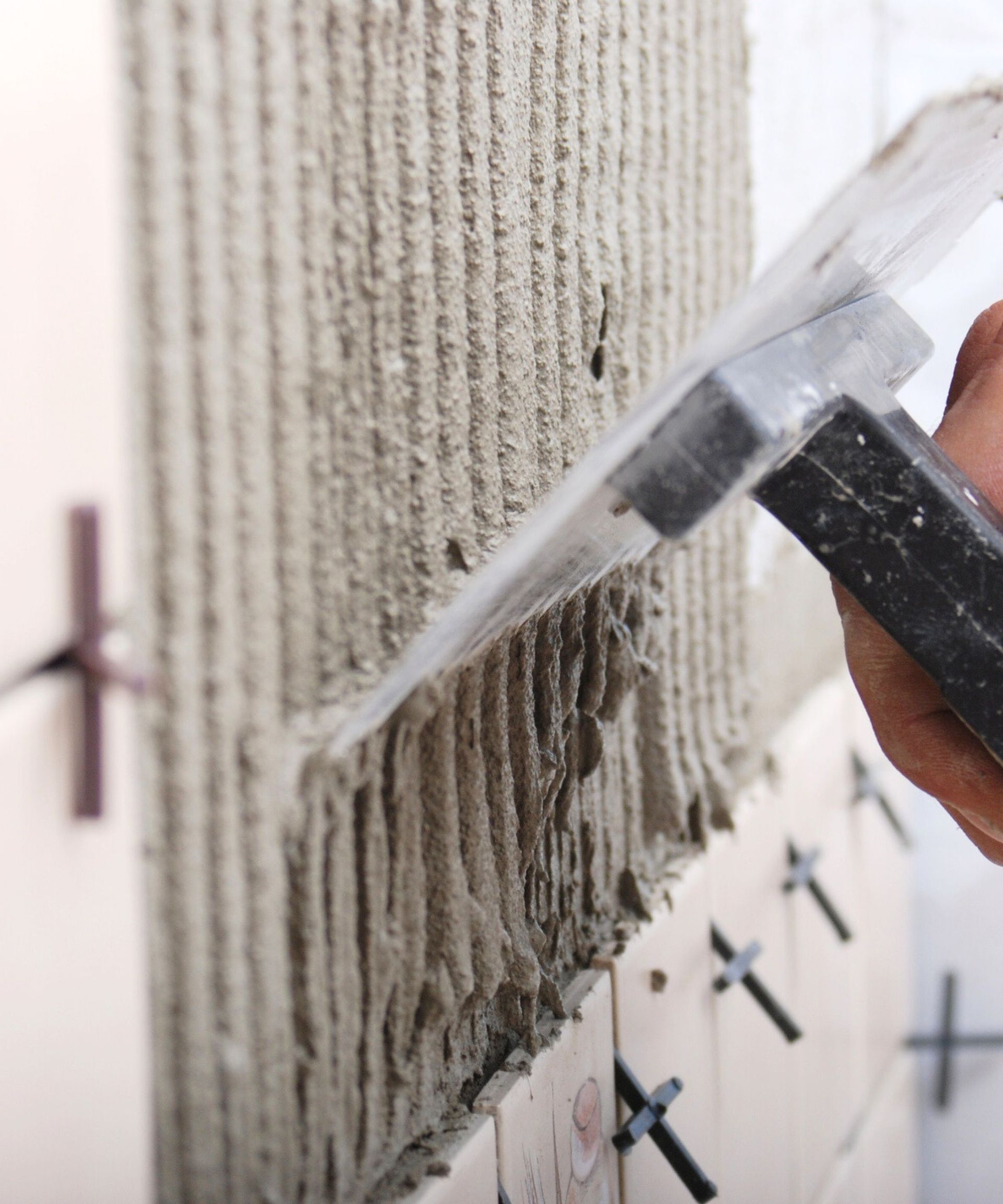 How to microcement over tiles in 5 simple steps | Real Homes