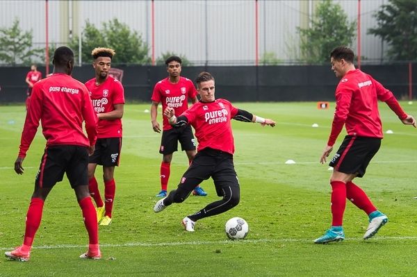 5 tips to coach the passing game | FourFourTwo