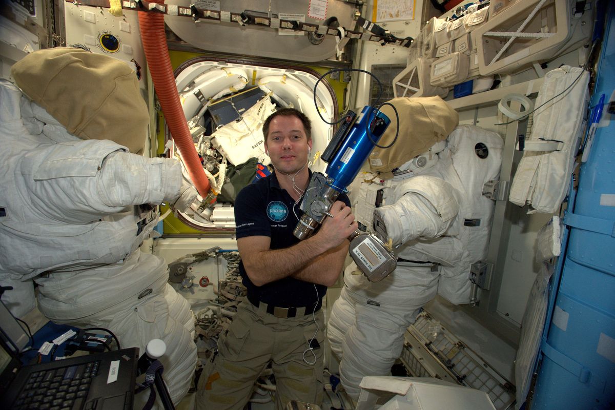 Space Station Photos: Expedition 50 Astronauts in Action: Page 11 | Space