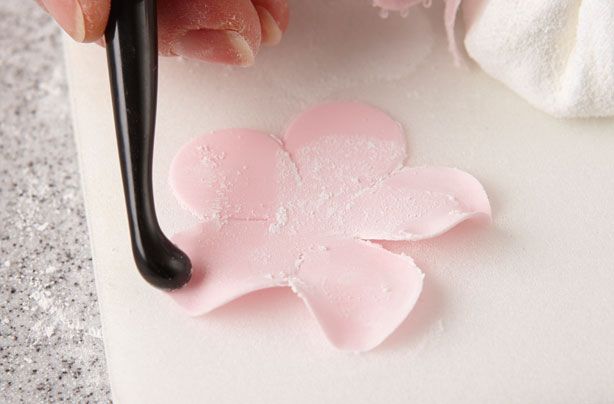 How to make sugar roses | GoodtoKnow
