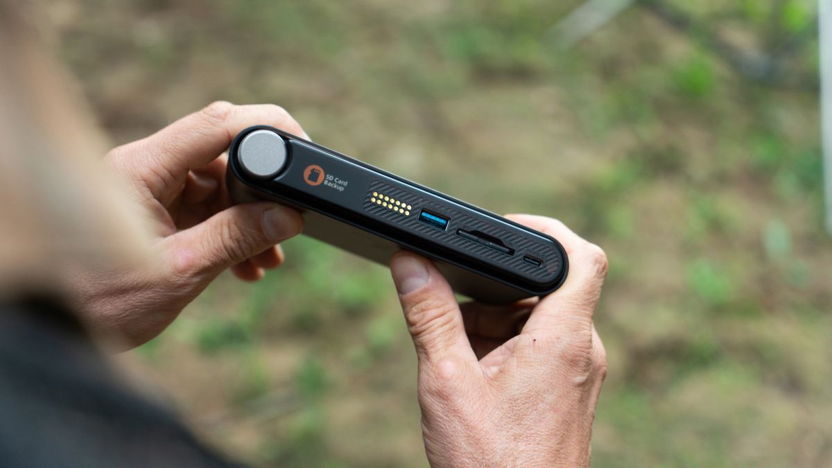PocketCloud: This portable, modular drive backs up photos without a ...