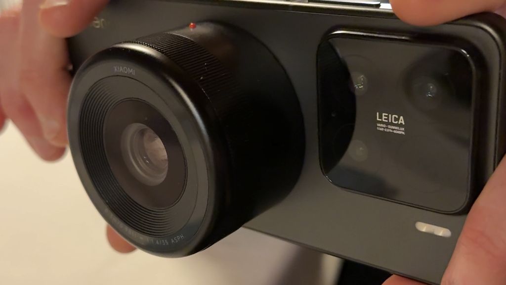 I tried the Xiaomi attachable lens that turns your phone into a proper ...