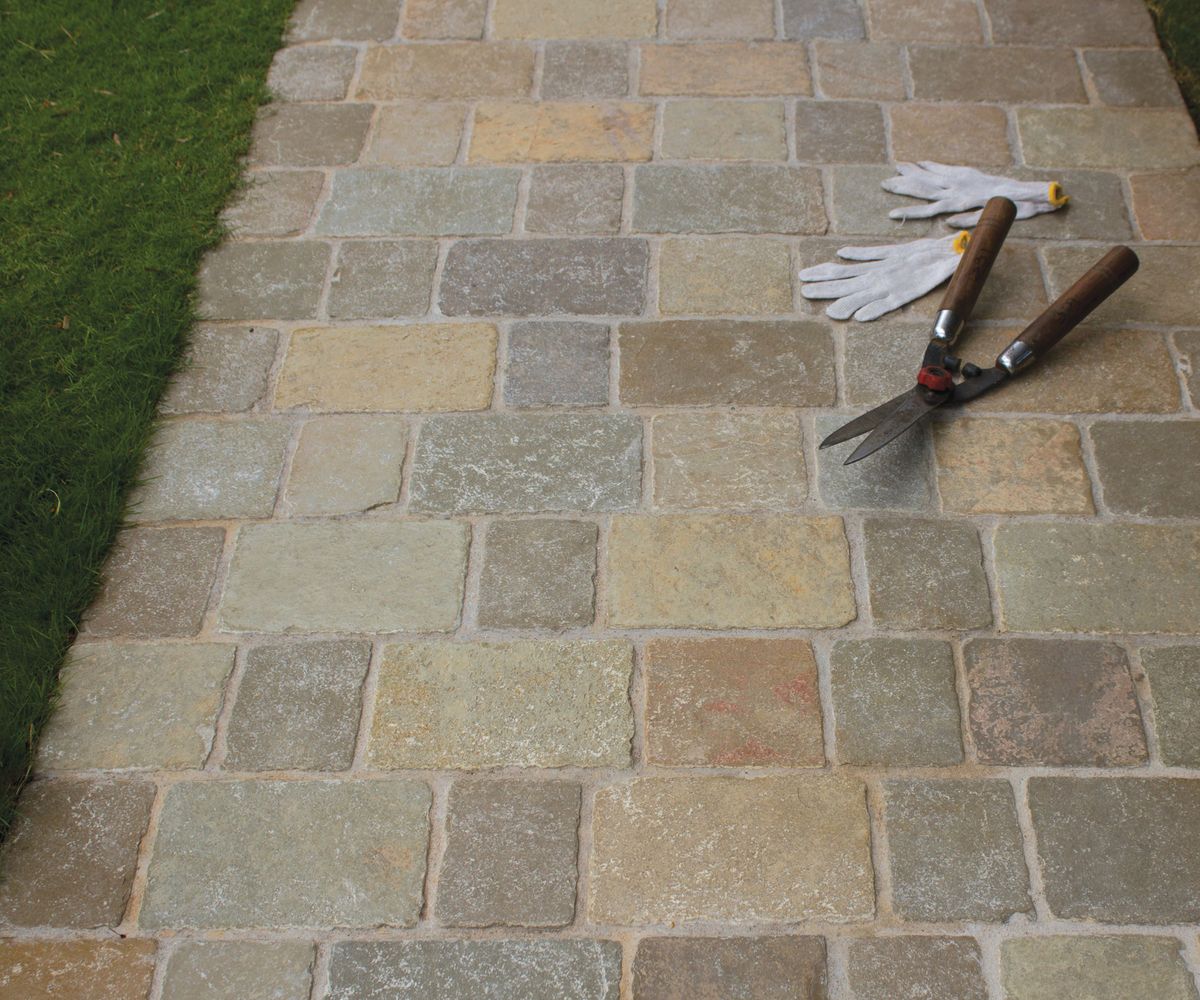 8 versatile block paving patterns for driveways and patios | Homebuilding