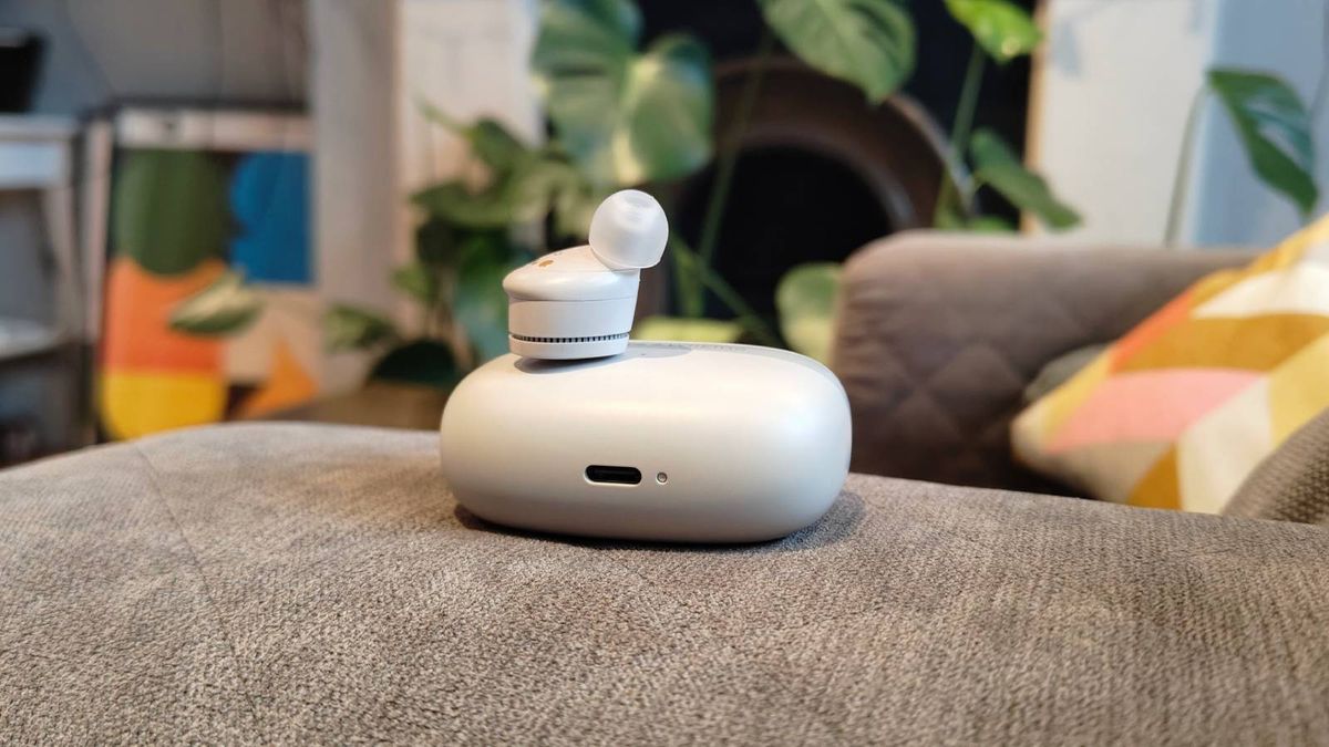 Bowers & Wilkins Pi6 review: great sounding earbuds with a classy build ...