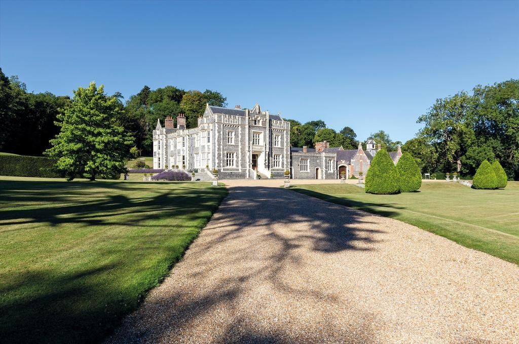 A divine manor house in the heart of the South Downs — just beware of ...