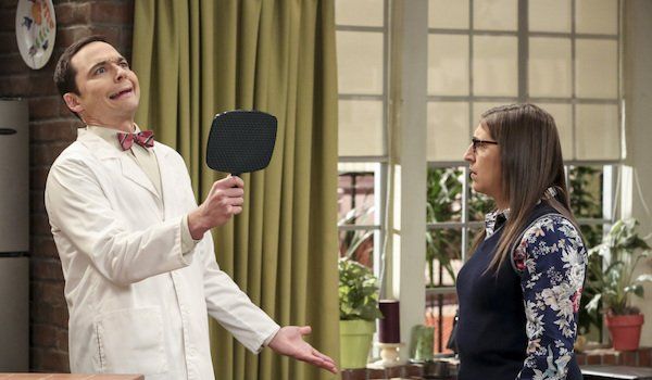 The Big Bang Theory's Sheldon Is All Dressed Up As Professor Proton In ...