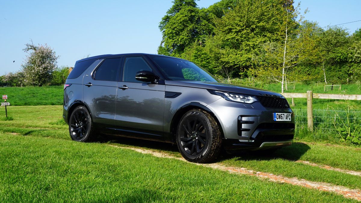 Land Rover Discovery HSE: over ground, uneven ground, Rovering free ...