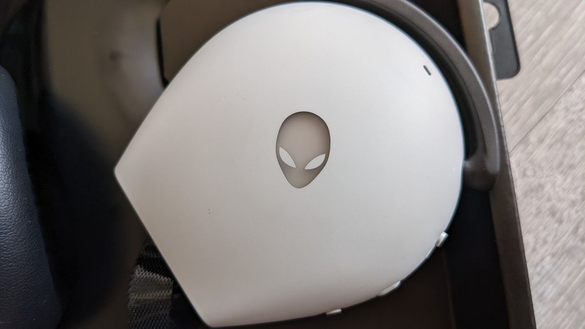 Alienware AW920H headset review: Troubleshooting required | Android Central