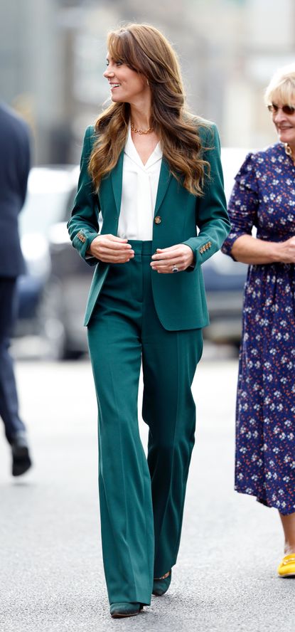 Princess Kate's New Pantsuit Obsession "Befits a Future Queen" | Marie ...