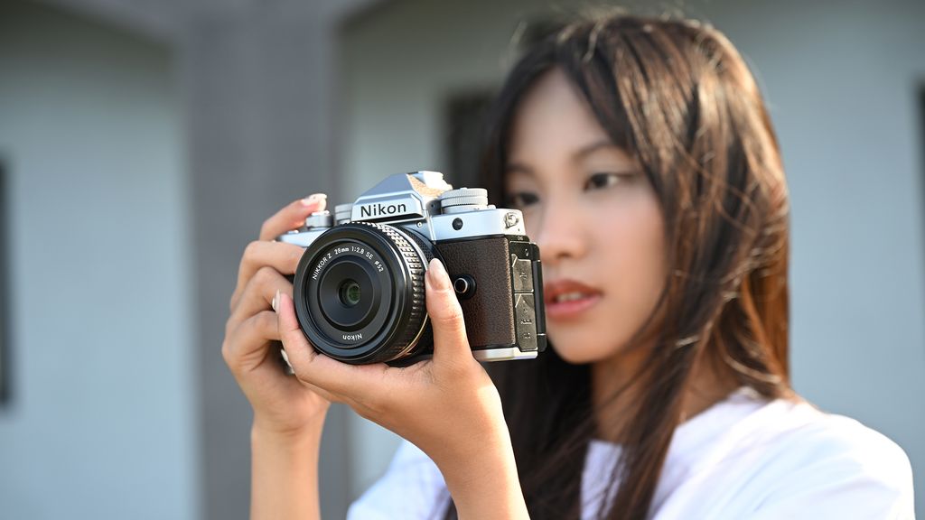 Nikon Zf now available in Silver Edition AND gets a 'film grain ...