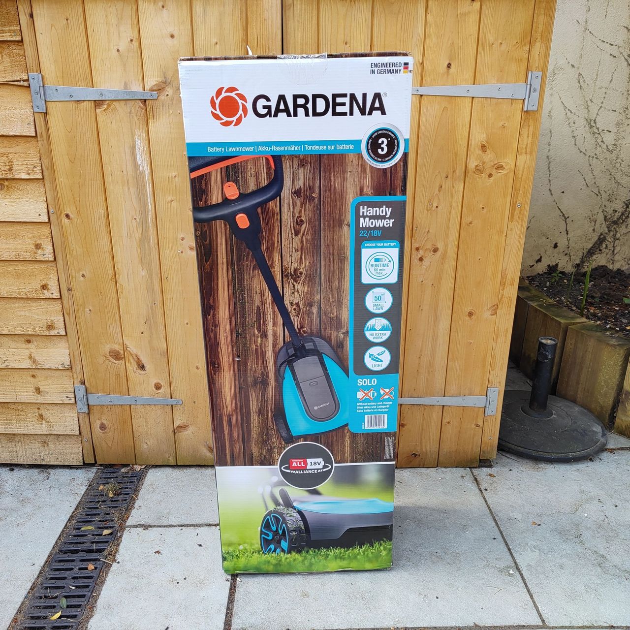 This compact lawn mower is a dream for small gardens | Ideal Home