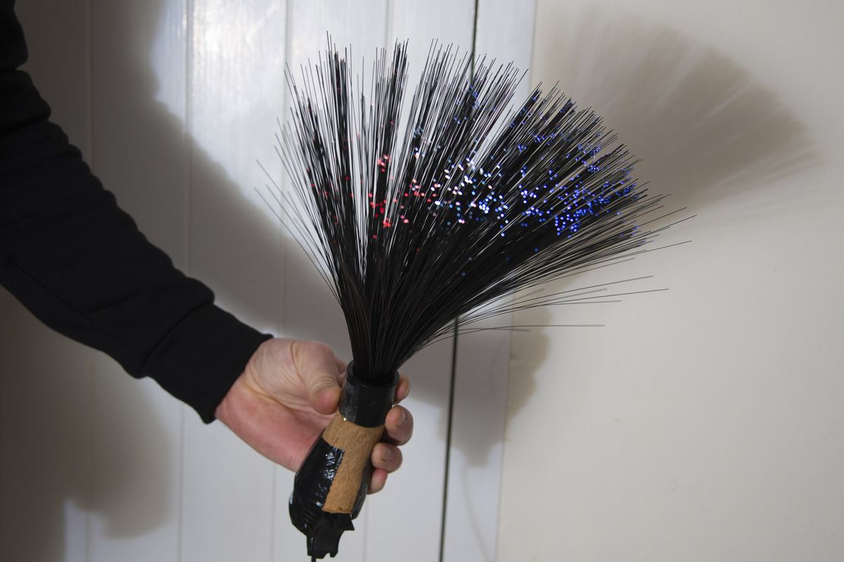 Light-paint your portrait photos using a cheap fiber-optic brush ...