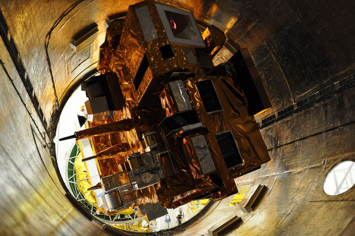 Amazing Launch Photos: Europe's MetOp-B Weather Satellite Blasts Off ...