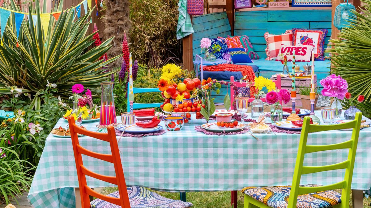 This garden has been transformed into a French bistro | Ideal Home