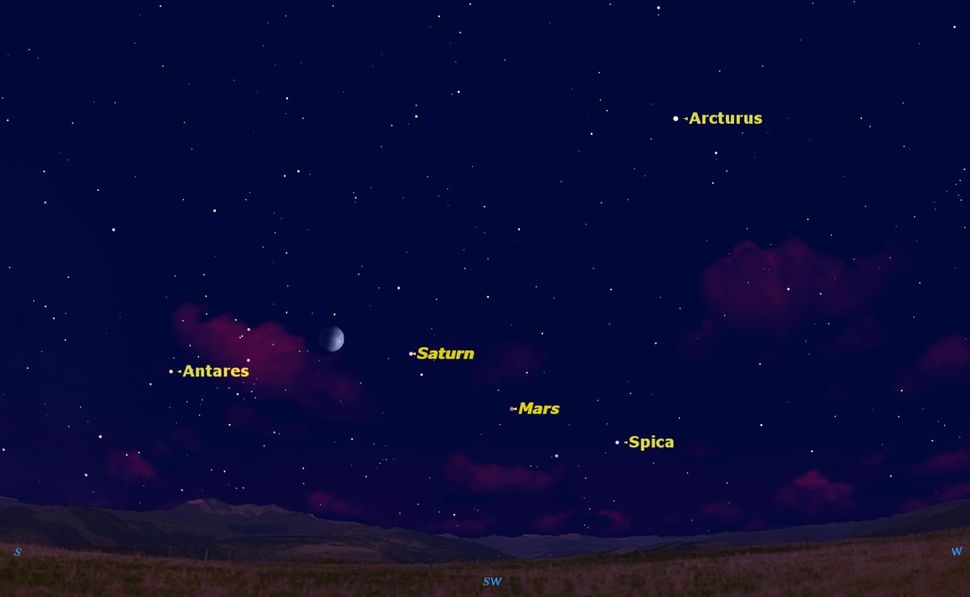 See the Moon in Motion in August's Night Sky | Space
