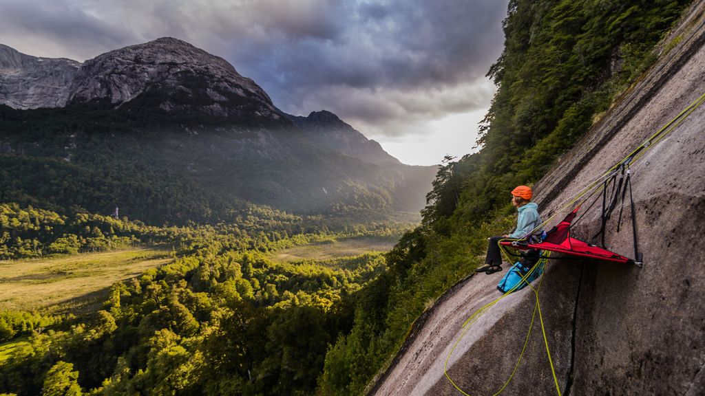 How do rock climbers sleep? Welcome to the world of cliff camping ...