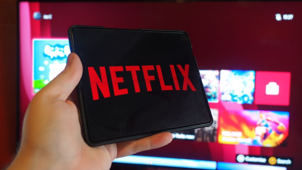 An official Netflix app update for Windows PCs will ditch downloads and ...
