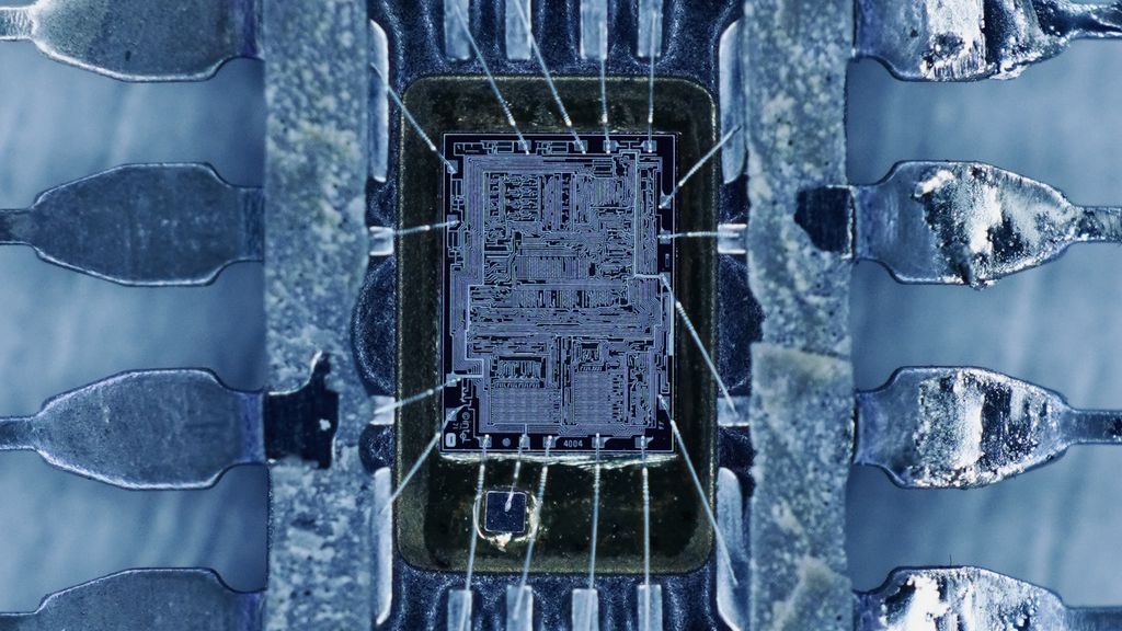 Intel's revolutionary 54-year-old 4004 chip was the world's first ...