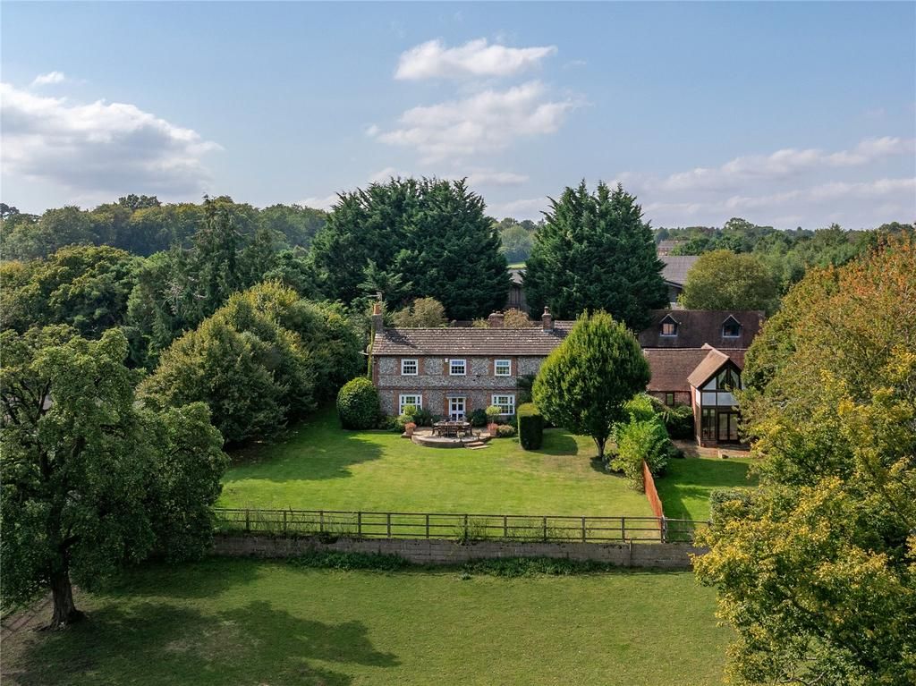 A true once-in-a-lifetime chance as 554 acres of blissful English ...