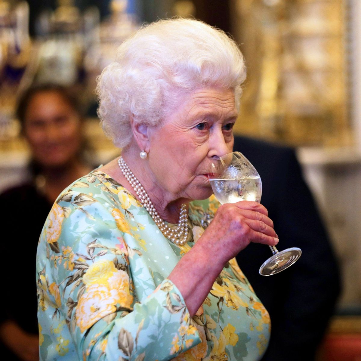La reine vient de sortir un Ryan Reynolds et de lancer son propre gin ...