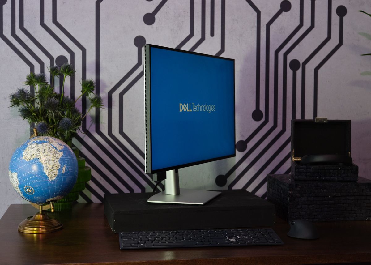 I tested the Dell UltraSharp 27 4K Thunderbolt Hub Monitor | Windows ...