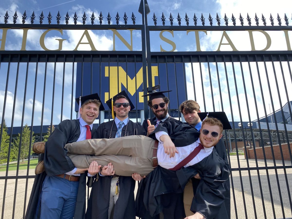 How to take professional-looking photos of your grad without a ...