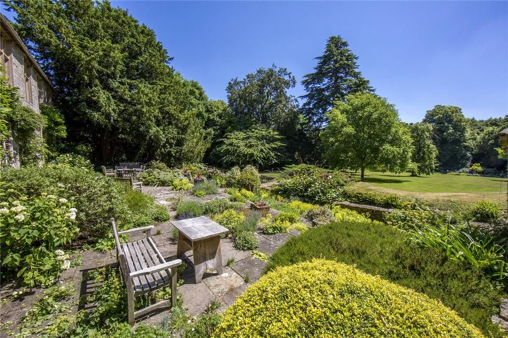A stunning Cotswold estate with a historically significant 13th century ...