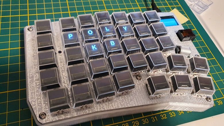 Raspberry Pi Pico Keyboard has OLED Keycaps | Tom's Hardware