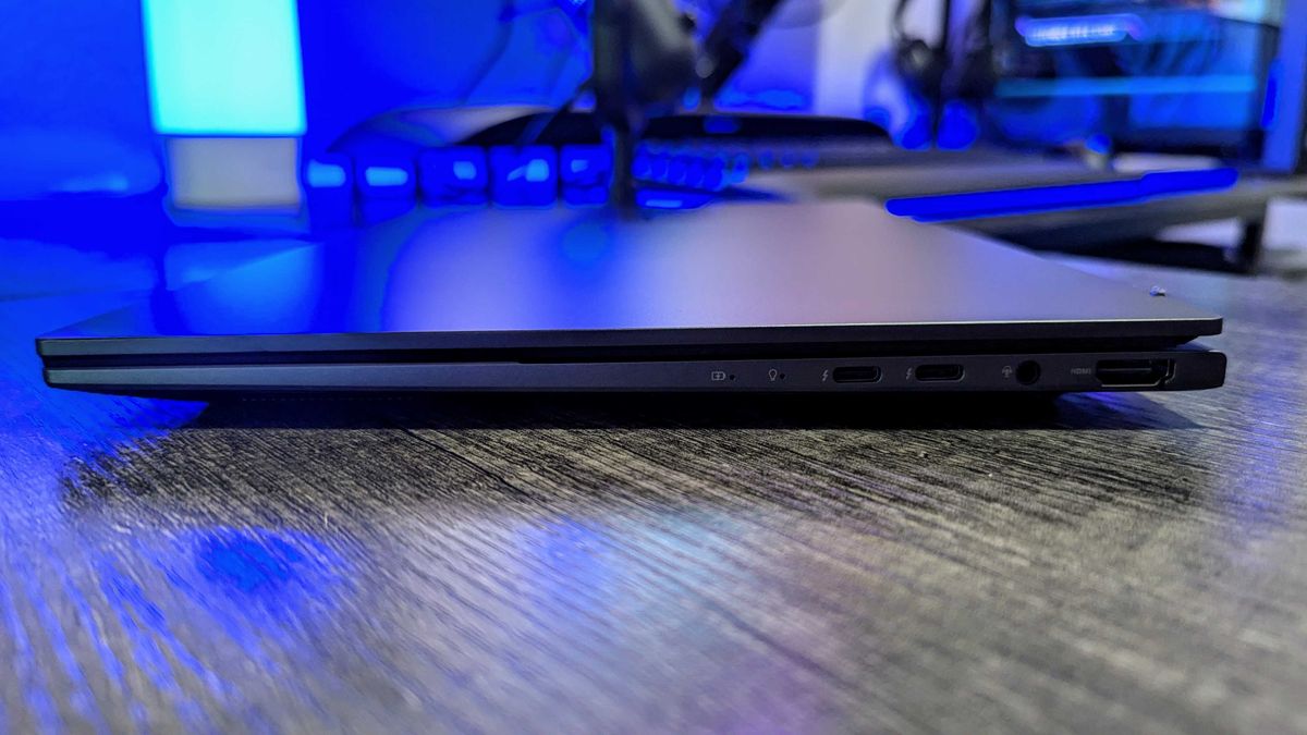 ASUS Zenbook 14 (Q415M) review: $800 of OLED brilliance, but with one ...