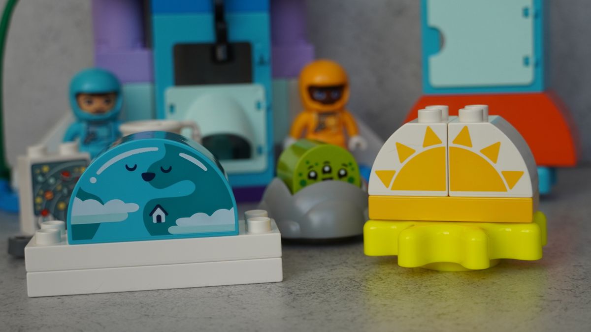 Lego Duplo 3-in-1 Space Shuttle Adventure review | Space