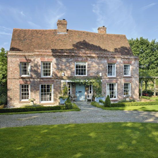 Step inside this beautiful Kent farmhouse | Ideal Home