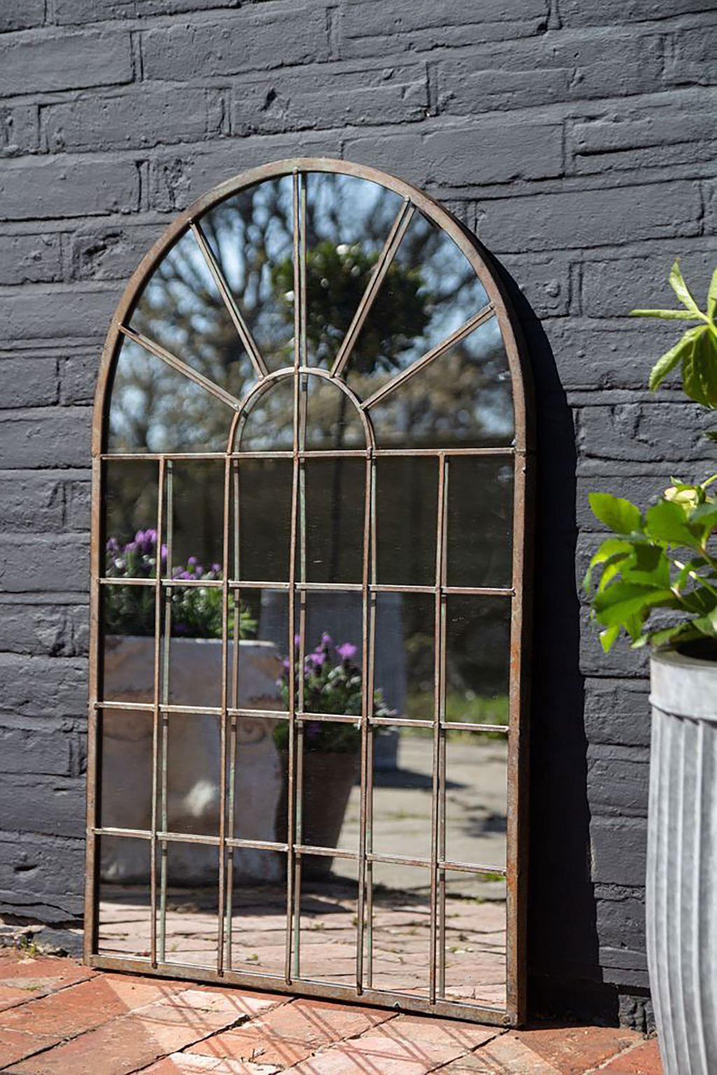 Garden mirror ideas: 20 creative ways to use them for your lawn, porch ...