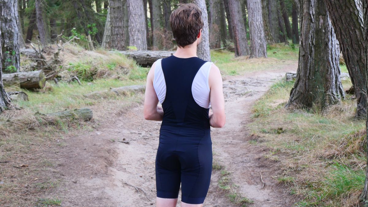 Rapha Trail Cargo bib liner review – comfortable big trail day bib ...